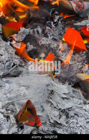 Chinese paper buring in traditional family memorial day Stock Photo - Alamy
