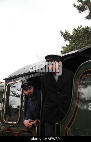 Close-up of 7903 locomotive, Foremarke Hall, arriving at Broadway ...