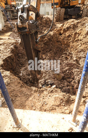 Excavator demolition hammer. excavator hydraulic hammer. hydraulic Jack ...