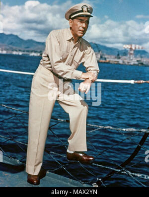Humphrey Bogart Film: The Caine Mutiny (USA 1954) Characters: Lt. Cmdr ...