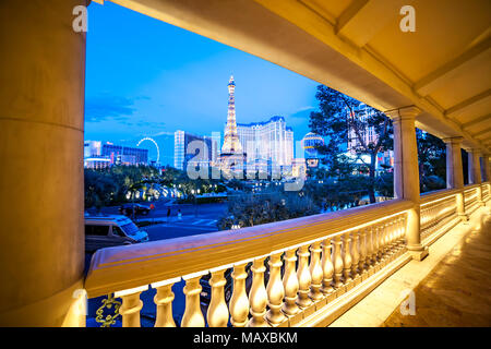 Covered walkway from The Bellagio to the strip, Las Vegas, Narvarda, U ...