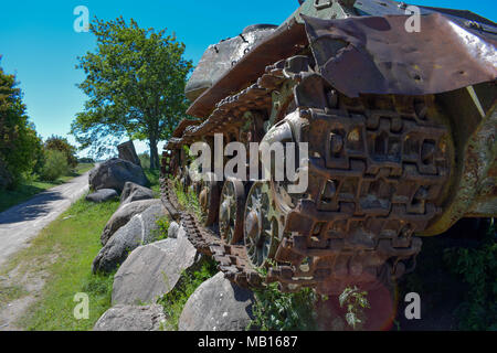 old broken tank tracks Stock Photo - Alamy