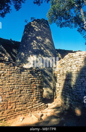 Ruins of Great Zimbabwe medieval city Masvigo provence Zimbabwe founded ...