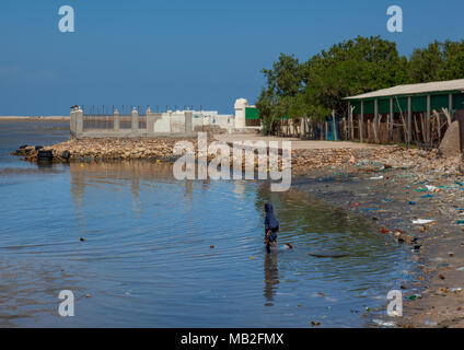 Somali woman having a bath in the red sea, North-Western province ...
