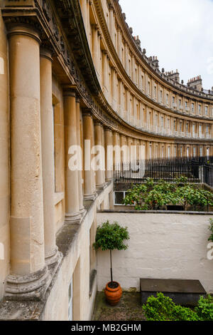 The Royal Crescent, one of the greatest examples of Georgian ...