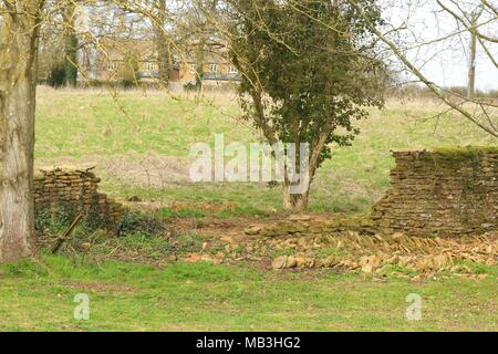 Deddington Castle remains in Oxfordshire, UK Stock Photo - Alamy