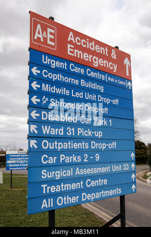 Street Sign the Direction Way to Hospital Stock Photo - Alamy