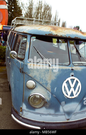 ancient volkswagon van Stock Photo - Alamy
