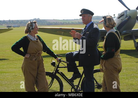 world war two spitfire and costume reenactors Stock Photo - Alamy