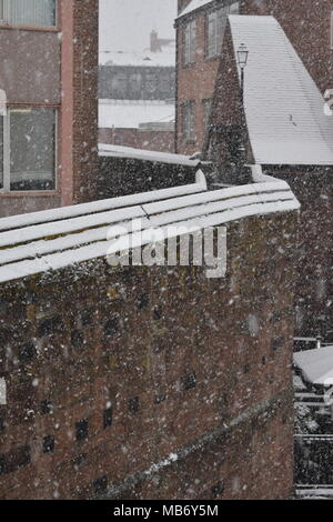 Chester's city walls weathering the snow Stock Photo - Alamy