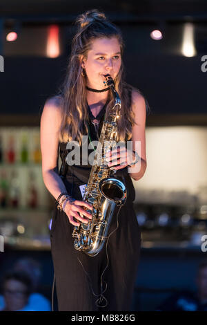 The Swiss musician duo Sarda with Sarah Belz, saxophone and David ...