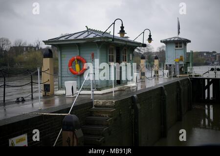 Kew to Hampton Court boat ride Stock Photo - Alamy