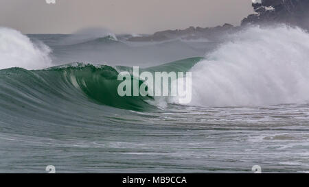 Beautiful waves on the Spanish mediterranean ocean Stock Photo - Alamy