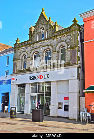 The HSBC UK Bank, local branch in Dunraven Place, Town Centre, Bridgend ...