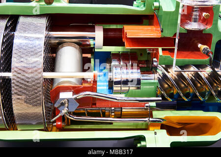 Semi-Hermetic Compact Screw Compressor in cut section Stock Photo - Alamy