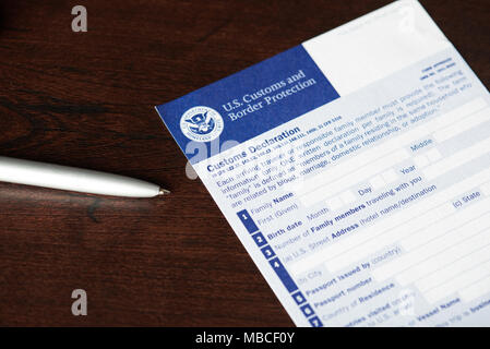 US customs declaration form Stock Photo - Alamy