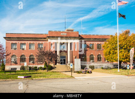 Metropolis, IL, USA - Nov, 2017: Downtown road of Metropolis, Illinois ...