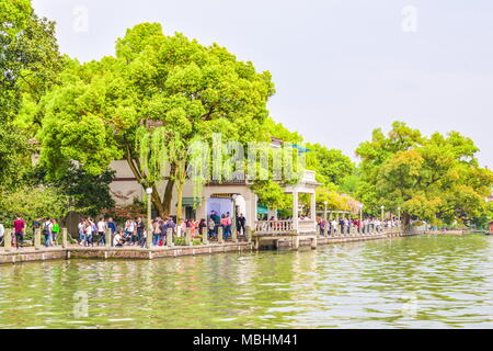 Hangzhou, China. 11th Apr, 2018. Hangzhou, CHINA-Spring scenery of West ...