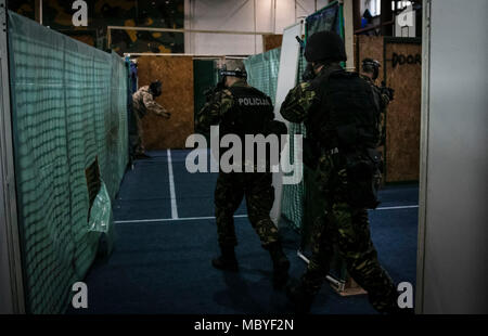 Members of the Serbian Special Anti-Terrorism Unit (SAJ) and U.S ...