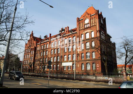 Exterior of a modern brick elementary school Stock Photo - Alamy