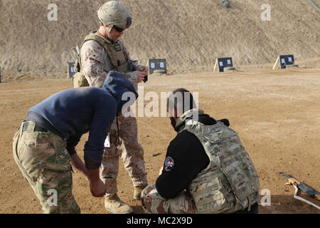 An Iraqi soldier assigned to the Desert Battalion, Iraqi Army ...