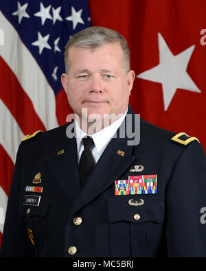 Army Brig. Gen. Mark Simerly, DLA Troop Support commander, left ...