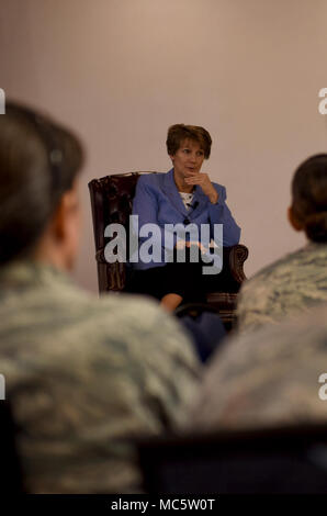 Eileen M. Collins first woman to command a Space Shuttle mission Stock ...
