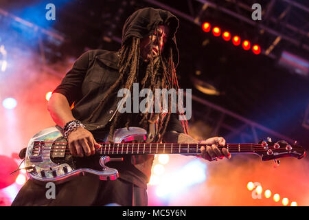 Richard Keith Lewis alias Cass, bassist of the British band Skunk ...