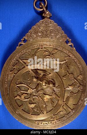 An Arabic astrolabe Stock Photo - Alamy