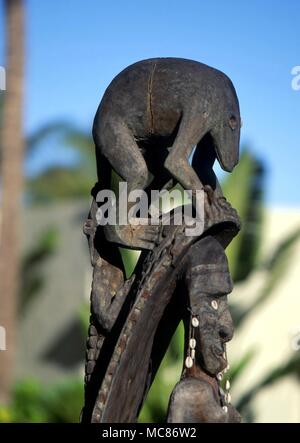 POLYNESIAN MYTHOLOGY Polynesian wooden magical statue, of a lizard ...