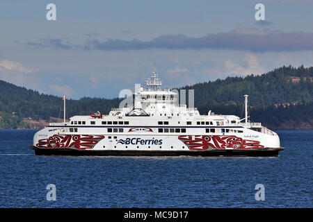 BC Ferries Salish Eagle ferry traveling tto the terminal on Mayne ...