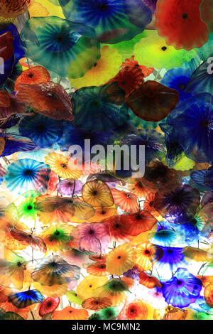 Glass Flower Ceiling by Dale Chihuly, Bellagio Hotel lobby, The Strip ...