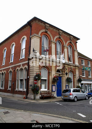 Romsey town centre in hampshire Stock Photo - Alamy