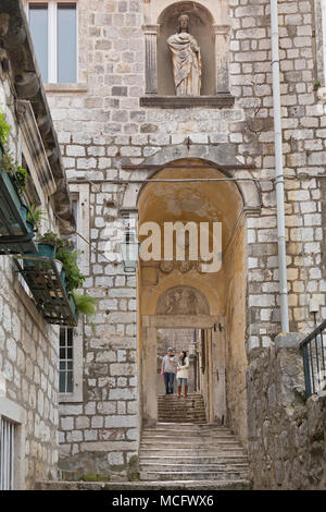 Old World Courtyard Stock Photo - Alamy