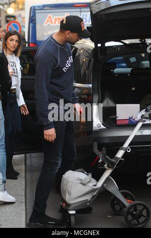 NO WEB SPECIAL FEE . Gianluigi Donnarumma and girlfriend Alessia ...