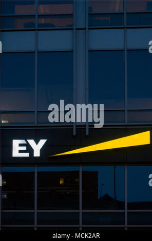 Ernst & Young tower Cleveland Ohio Stock Photo - Alamy