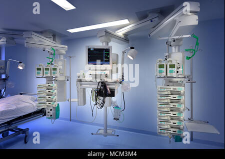 technical equipment on intensive care unit Stock Photo - Alamy