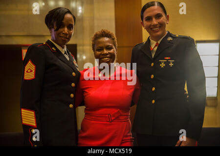CHARLOTTE, NC - Sgt. Maj. Robin Fortner speaks with U.S. Army Col ...