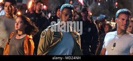 PACIFIC RIM UPRISING, l-r: Cailee Spaeny, John Boyega, Scott Eastwood ...