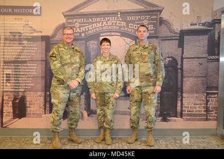 Army Brig. Gen. Mark Simerly, DLA Troop Support commander, left ...