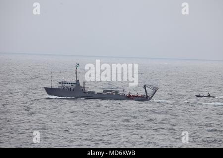 The training support vessel Hunter (TSV 3) steams steams in the ...