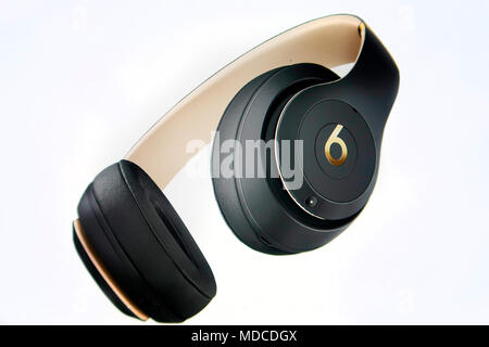 Beats by Dr. Dre iconic headphones 1st generation Studio headphones ...