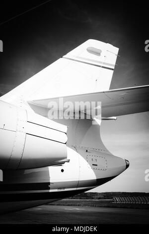 tail empennage, horizontal stabilizer, wing, boeing, b 787, B787, 8, 9 ...