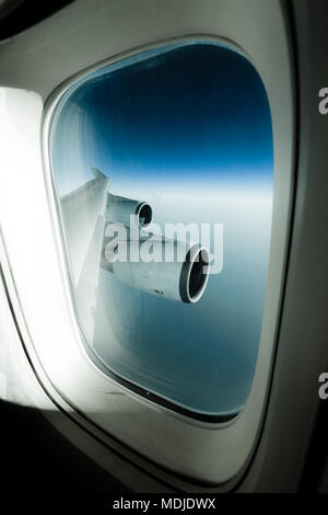 Space above cabin in Boeing 747-8 test aircraft Stock Photo - Alamy