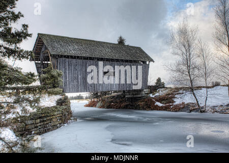 AM Foster Covered Bridge in Vermont Stock Photo - Alamy