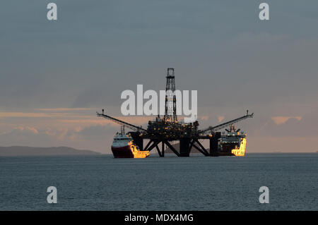 Buchan Alpha oil rig coming into to Lerwick Shetland for ...