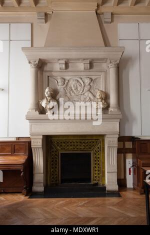 Paris, 71 rue du ranelagh, lycee moliere, courtyard and galleries Stock ...