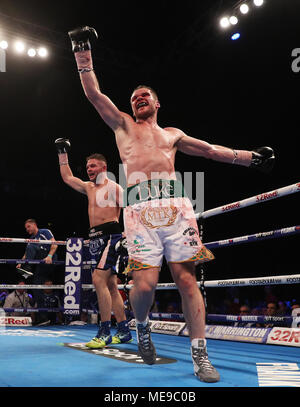 Luke Keeler (right) against Conrad Cummings during their WBO European ...