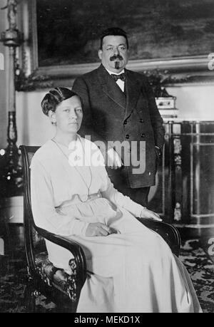 Politician and his wife Stock Photo - Alamy