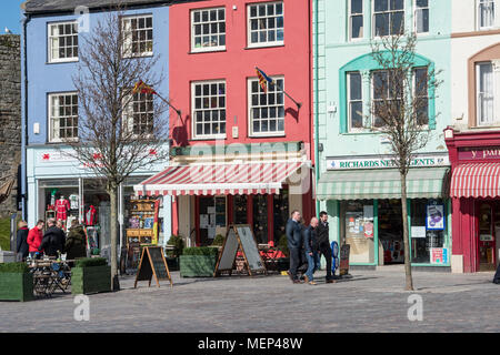 Shops in Caernarfon town centre, Gwynedd, Wales, UK Stock Photo ...